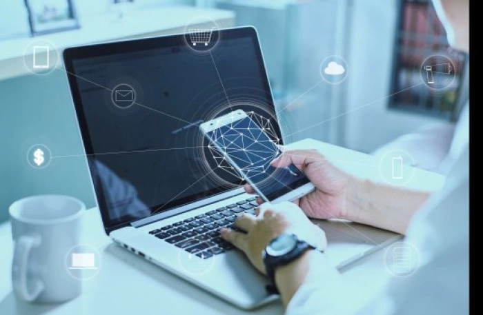 APLIKACJE WEBOWE I MOBILNE - Akademia WSB